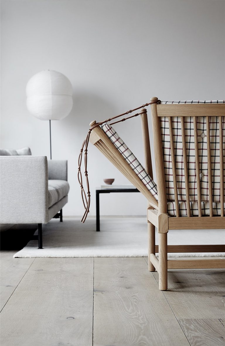 The Spoke-back sofa by Børge Mogensen turns 75 - Scandinaviandesign.com
