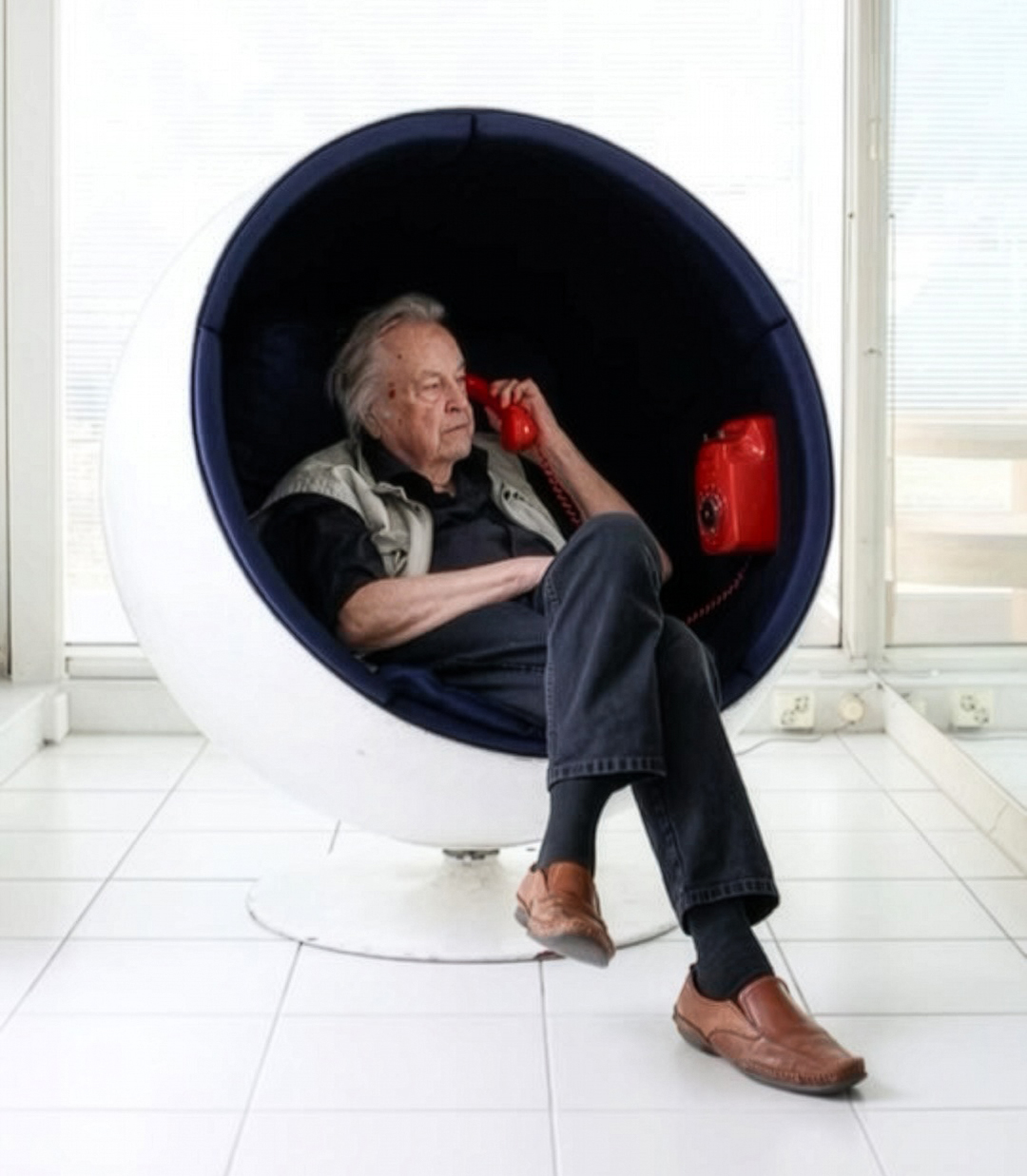 Eero Aarnio Ball Chair 62nd Anniversary – 1963 Design Icon